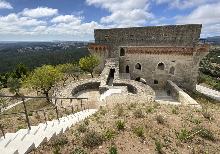 Reabilitação do Castelo e Paço dos Condes de Ourém | A1V2